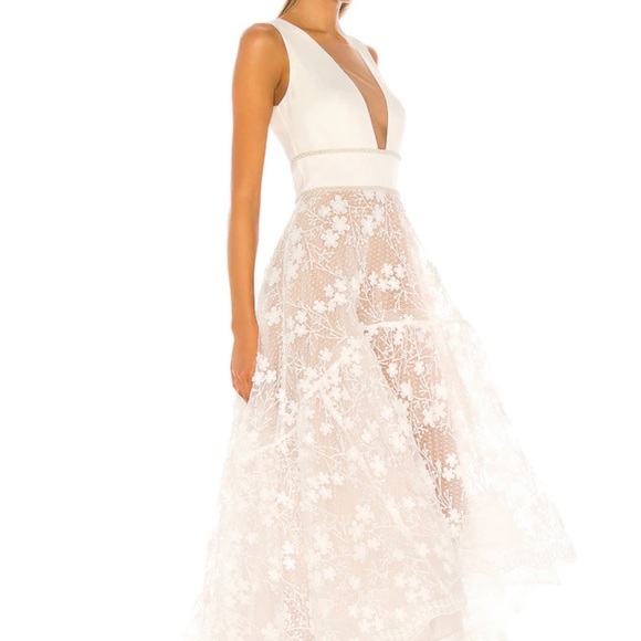 Bronx and Banco | Dresses | Bronx And Banco Fiona Bridal Gown Neiman ...